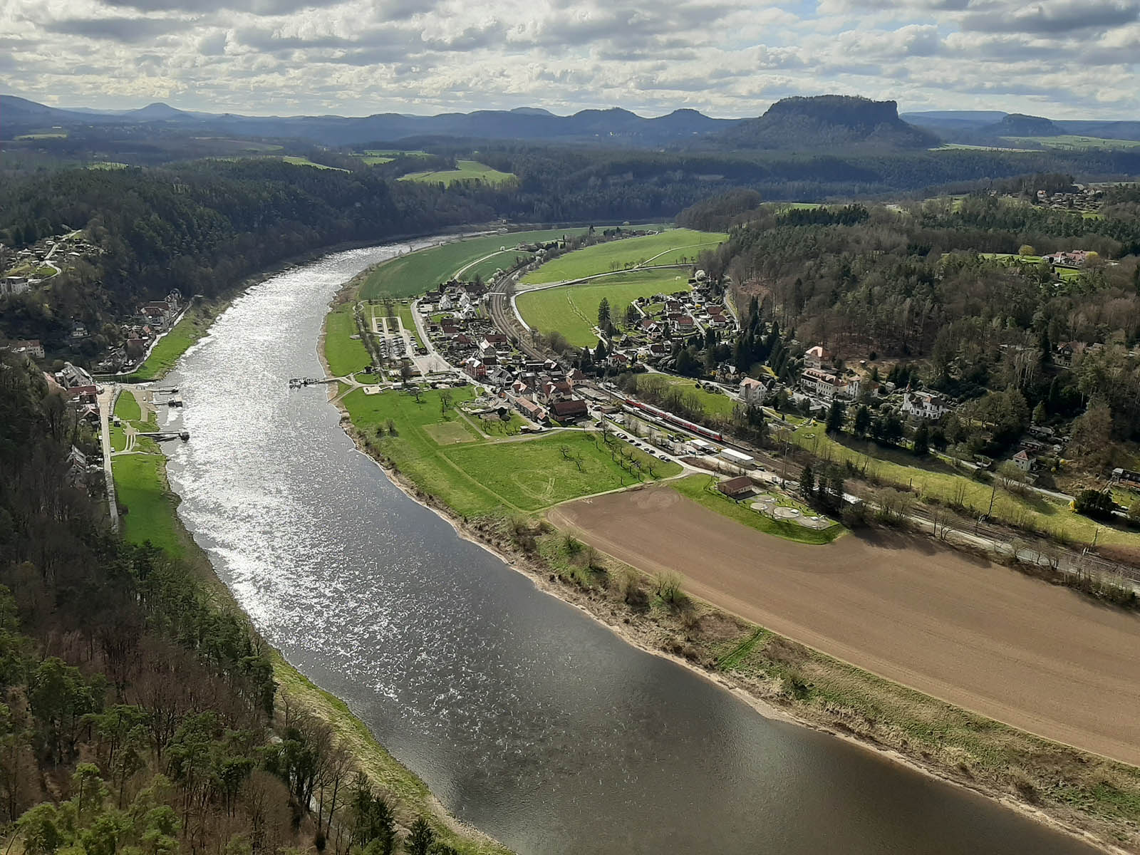 Die Elbe | Länder | Flüsse | Goruma